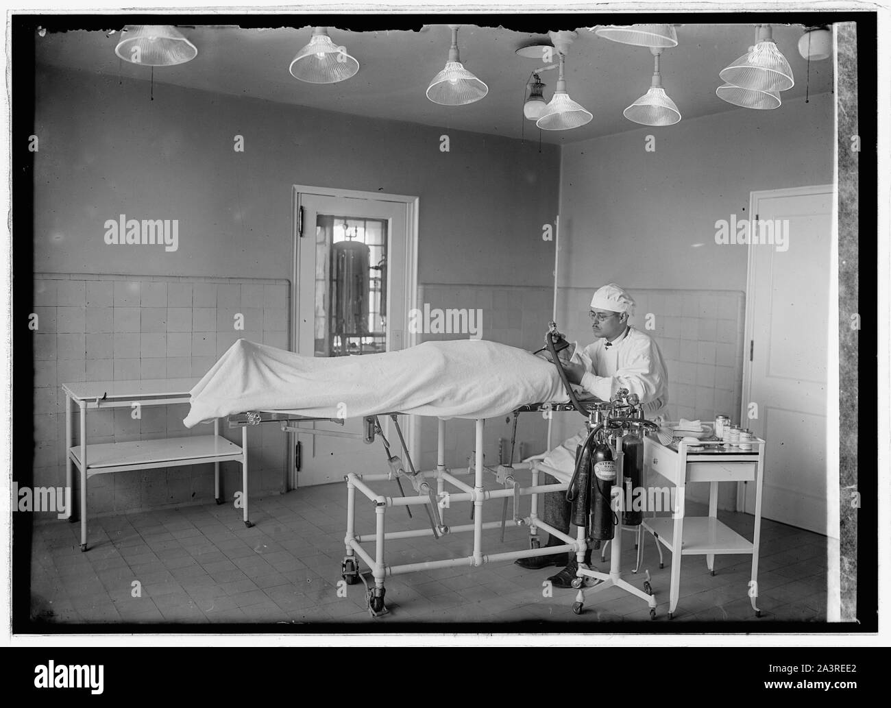Practice surgery Black and White Stock Photos & Images - Alamy