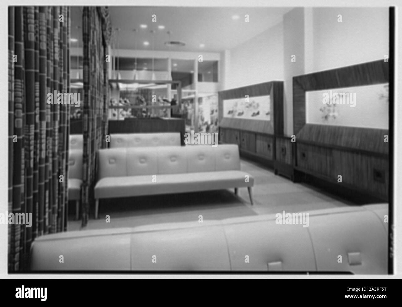 Fashion island blvd hi-res stock photography and images - Alamy