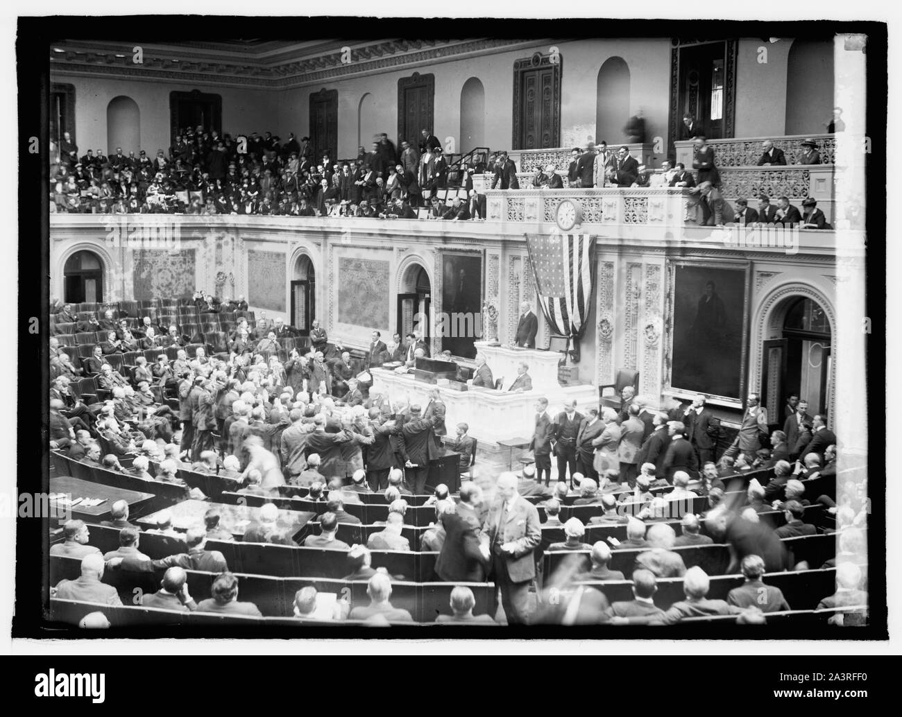 Members of congress swearing hi-res stock photography and images - Alamy