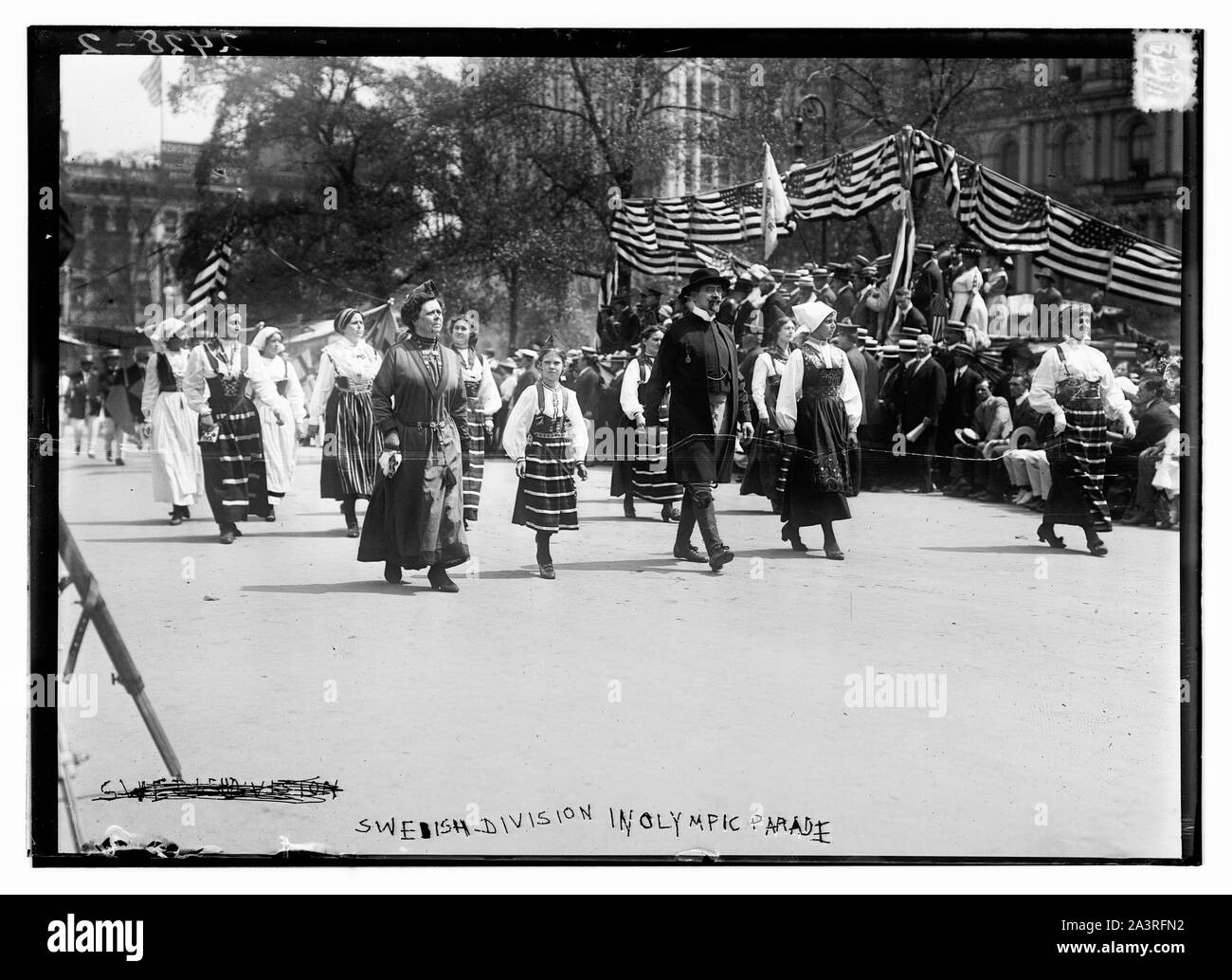 Group division Cut Out Stock Images & Pictures - Alamy