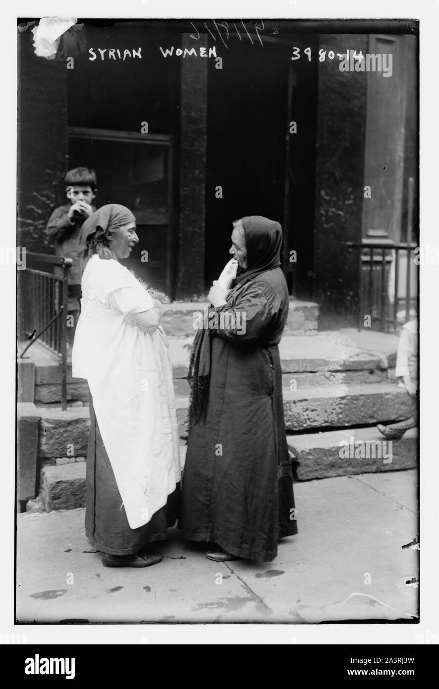 Traditional dress women Black and White Stock Photos & Images - Alamy