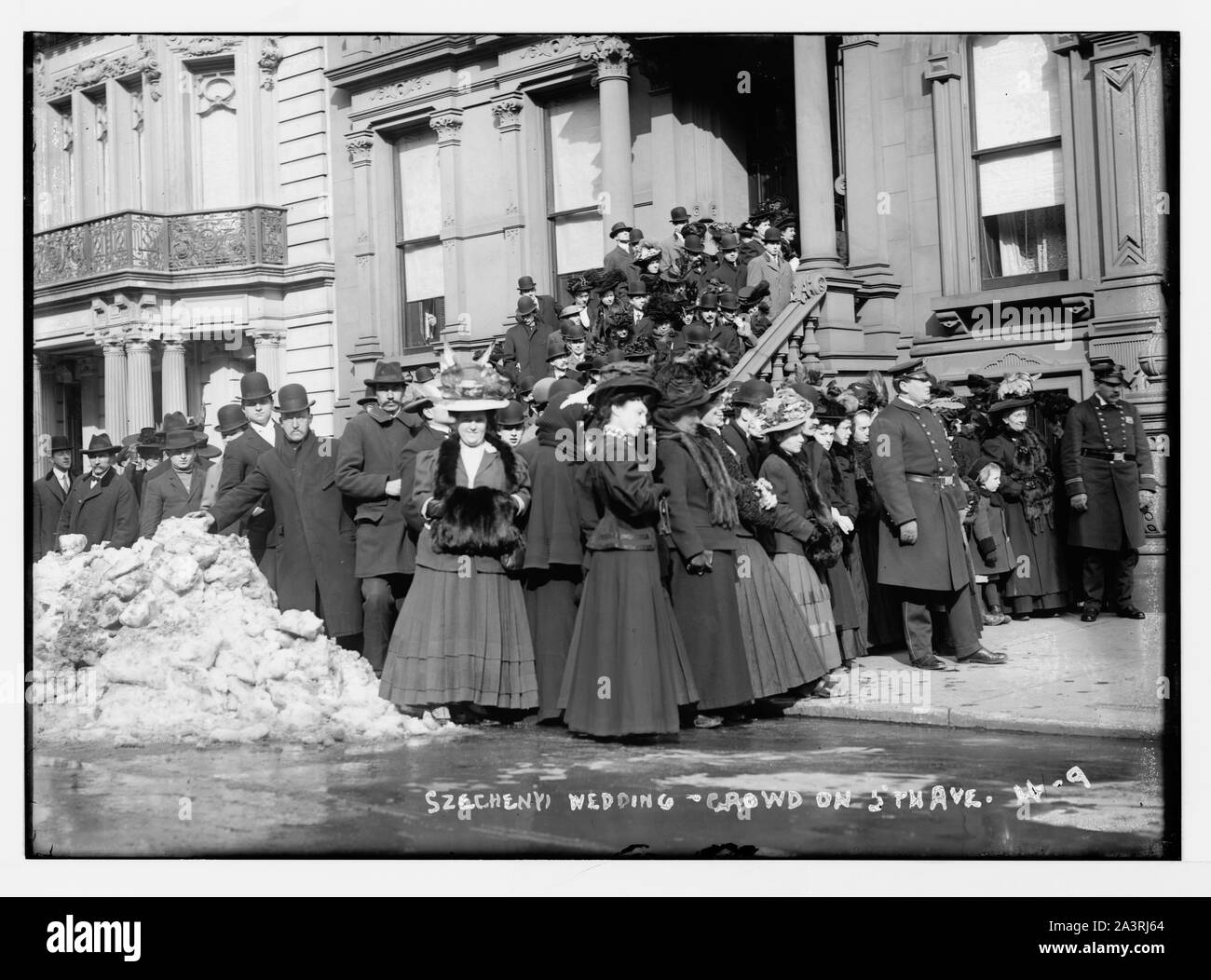 Wedding new york city Black and White Stock Photos & Images - Alamy