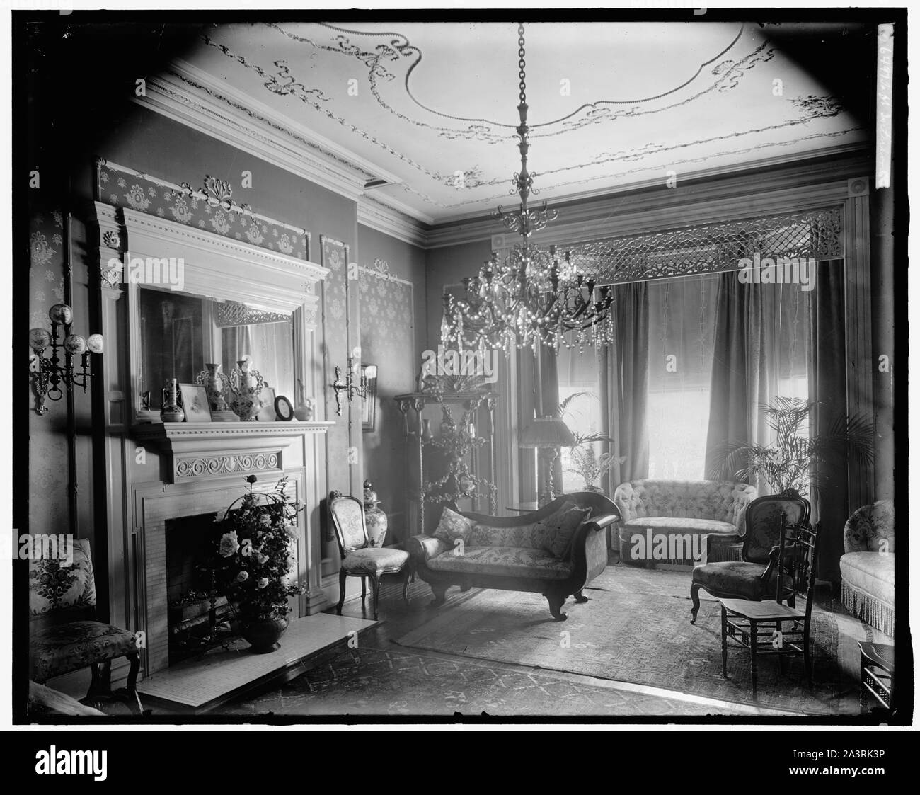 American classic home design Cut Out Stock Images & Pictures - Alamy