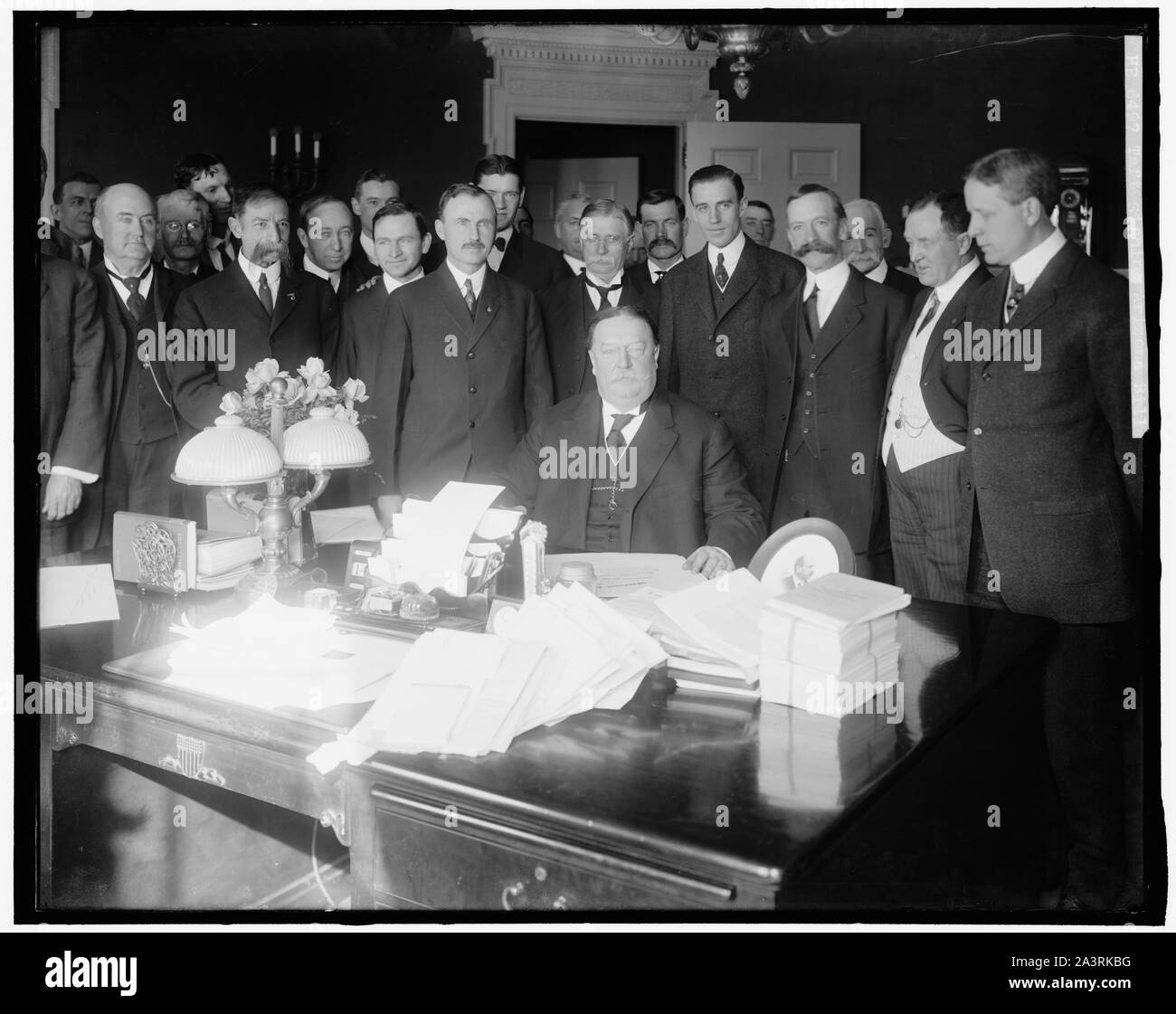 TAFT, WILLIAM HOWARD. SIGNING ARIZONA BILL Stock Photo - Alamy