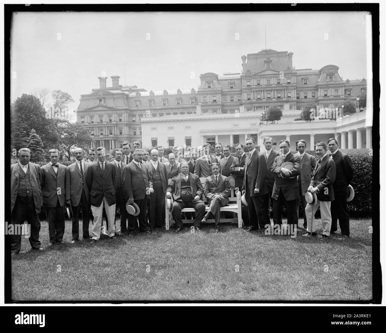 Newspapermen hi-res stock photography and images - Alamy