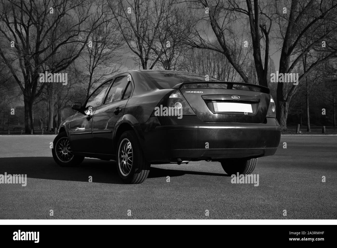 Black car sun hi-res stock photography and images - Alamy