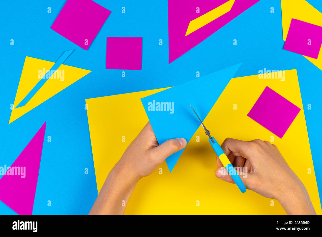 Fingers paper clip paper hi-res stock photography and images - Alamy