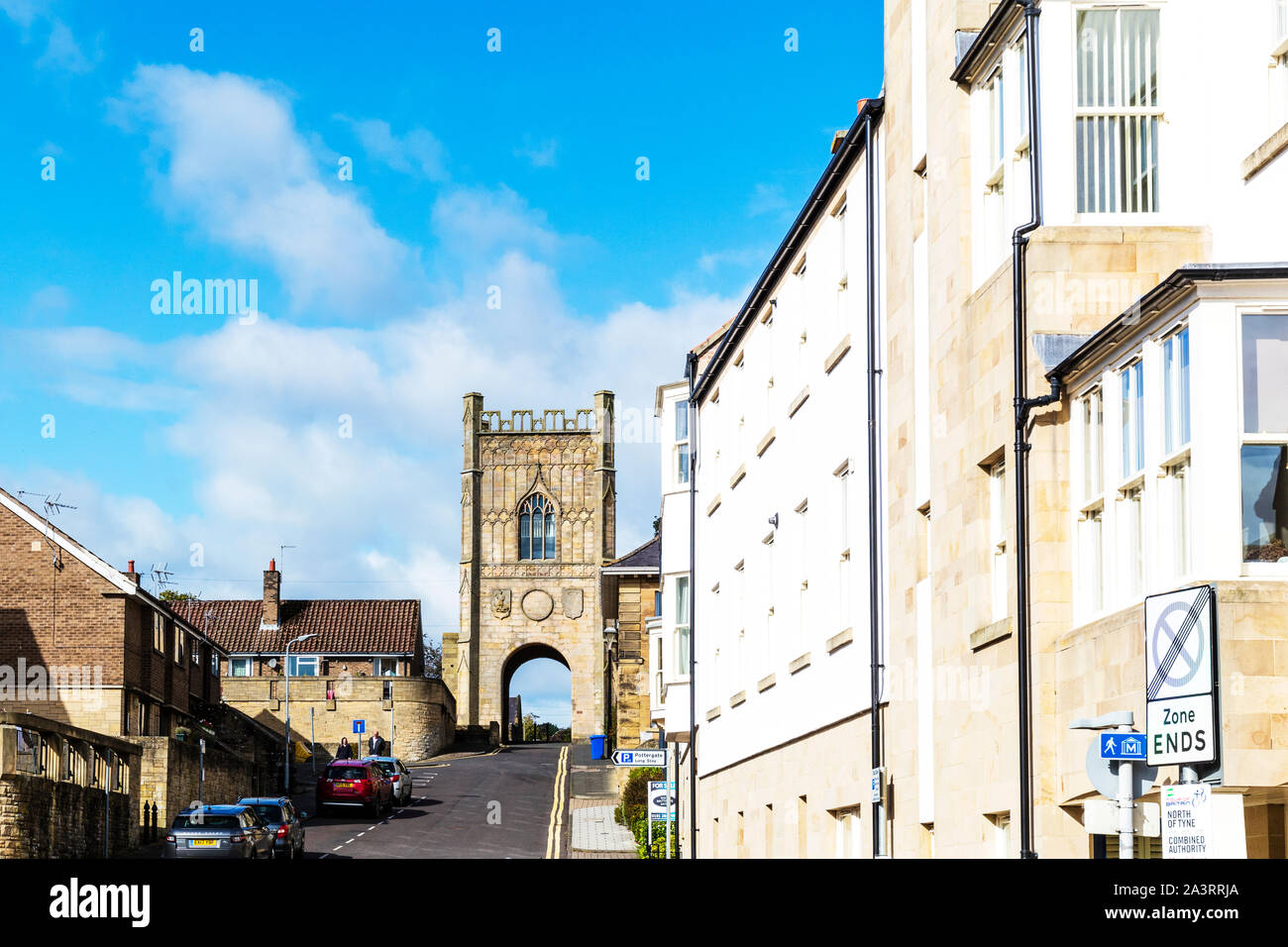 Pottergate tower alnwick hi-res stock photography and images - Alamy