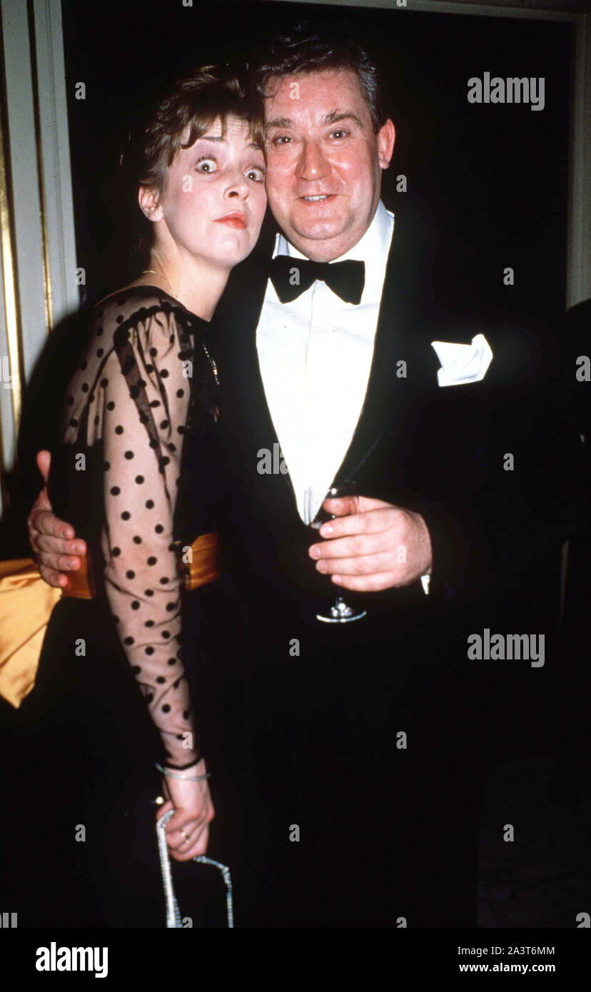 Photo Must Be Credited ©Alpha Press 004 16/12/1985 Anne Kirkbride and ...