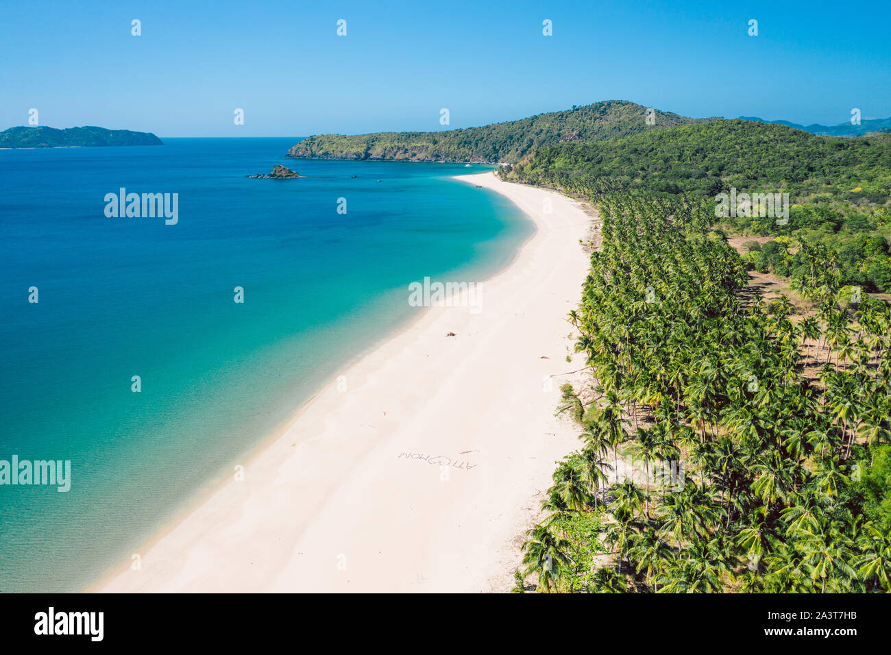 Sunny seascape perfect resort beach hi-res stock photography and images ...
