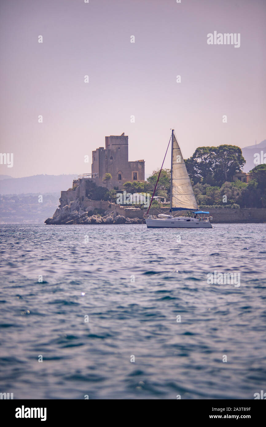 Solanto castle hi-res stock photography and images - Alamy