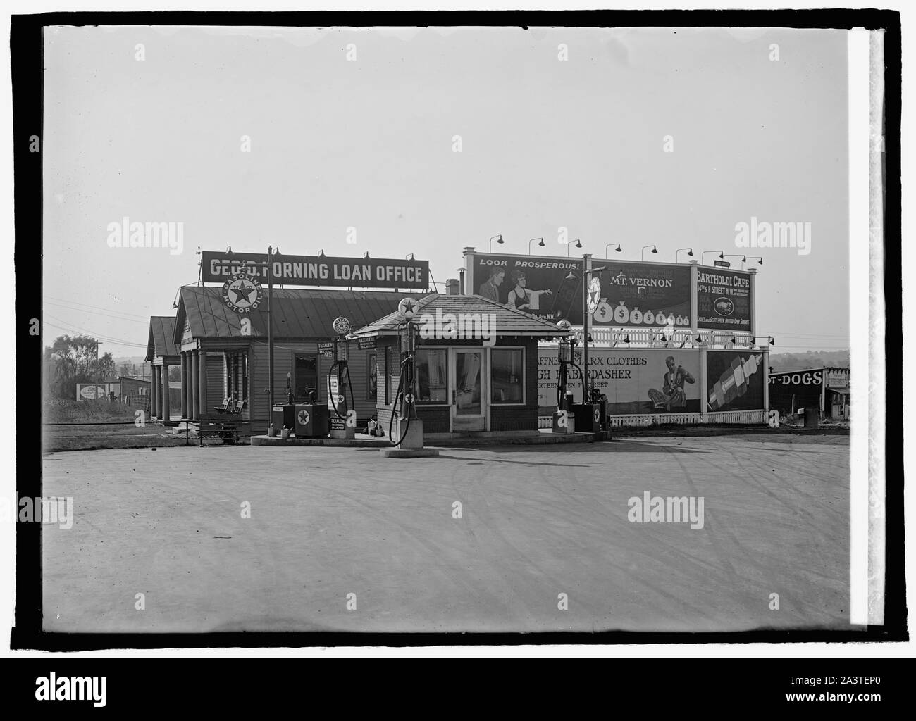 Oil refinery station Cut Out Stock Images & Pictures - Alamy