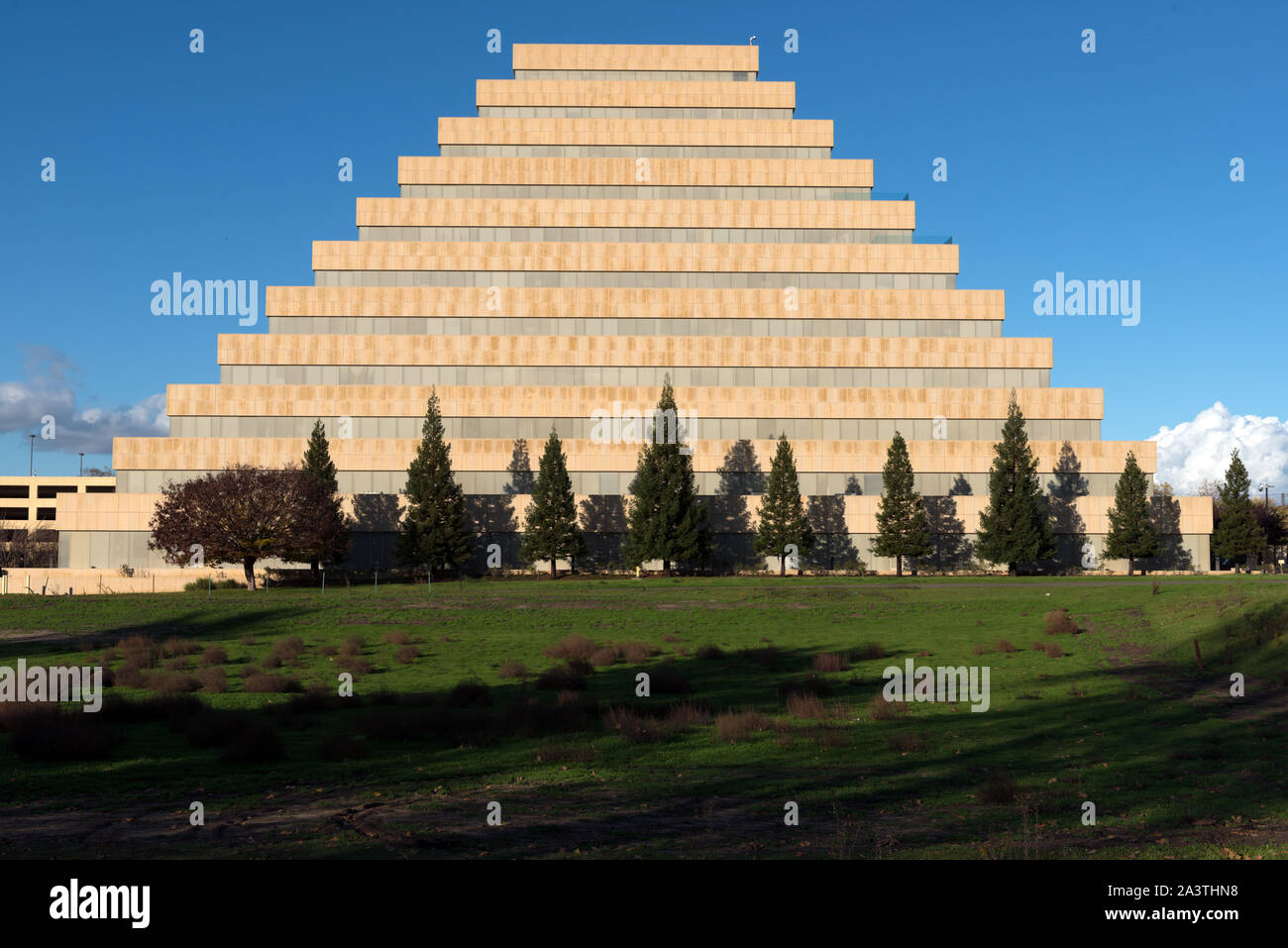 Ziggurat building sacramento river hi-res stock photography and images ...