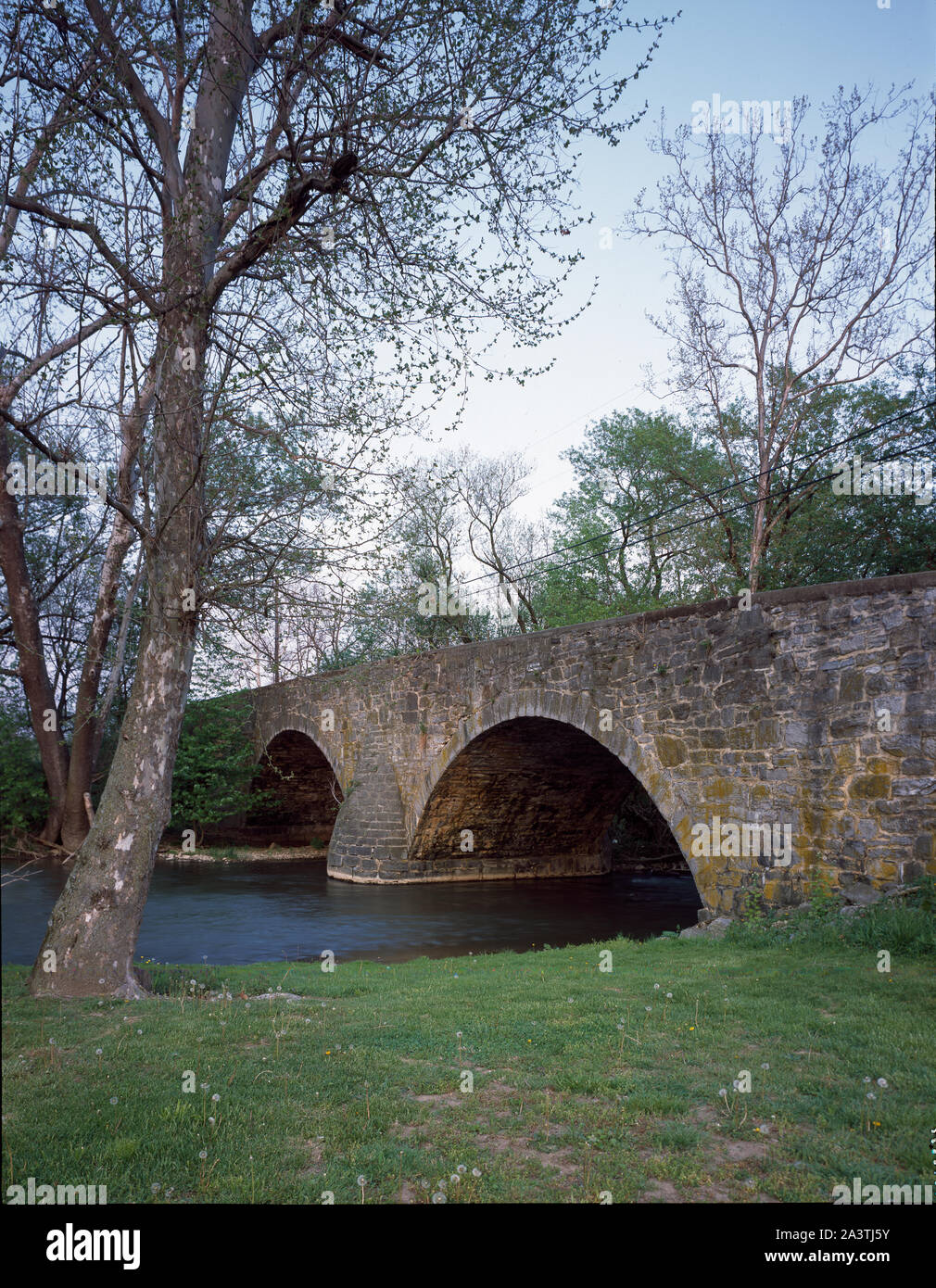 Old ford road bridge hi-res stock photography and images - Alamy