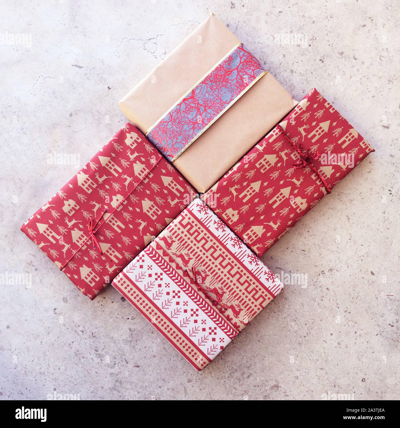 Christmas diy presents wrapped hi-res stock photography and images - Alamy