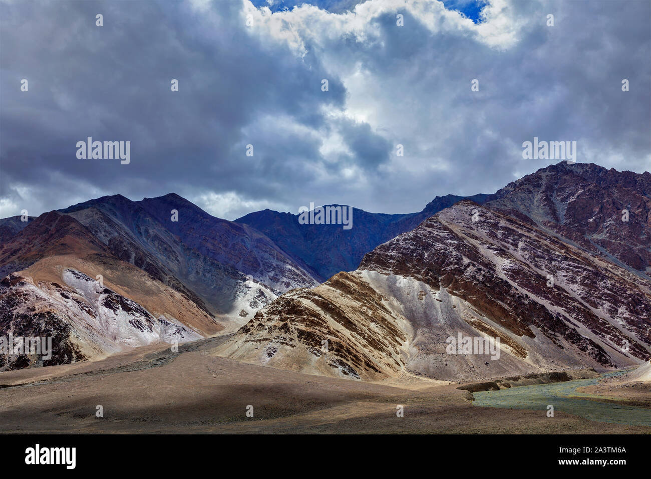 Himalayan landscape hi-res stock photography and images - Alamy