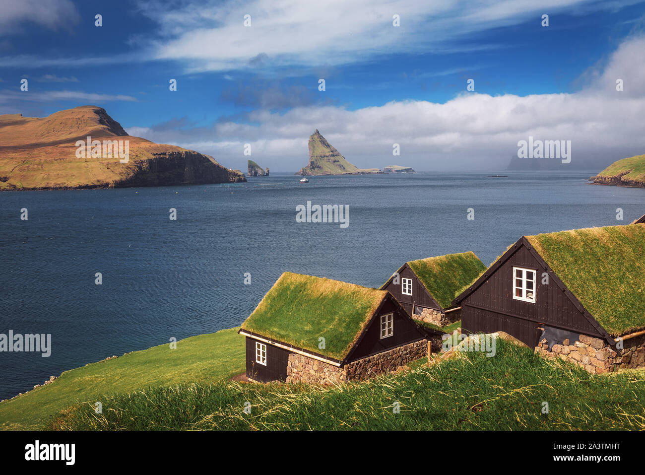 Sea stack scenery hi-res stock photography and images - Alamy