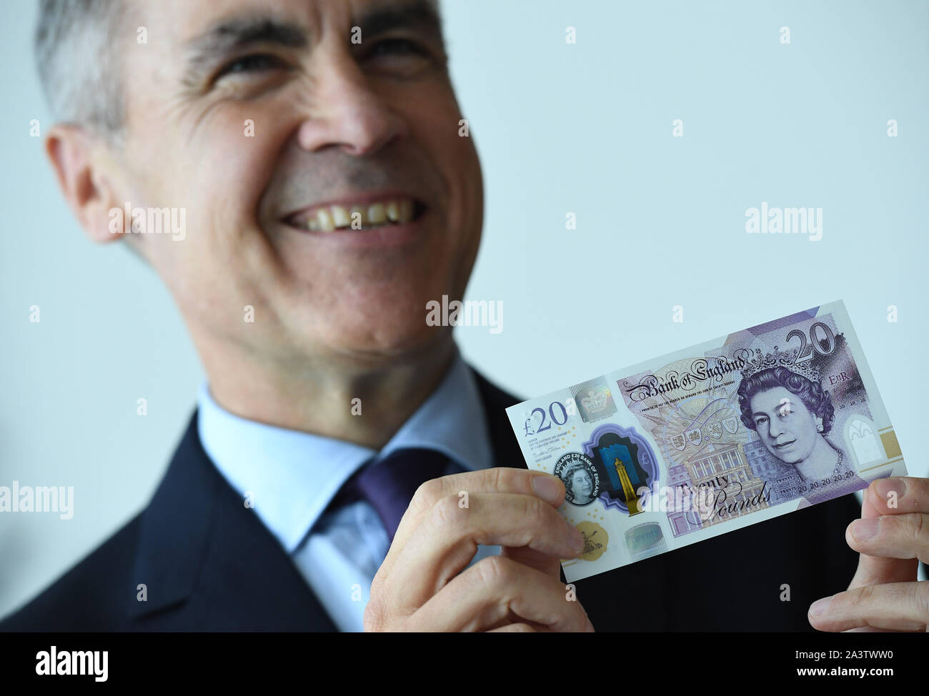 Governor of the Bank of England, Mark Carney, unveils the full design ...
