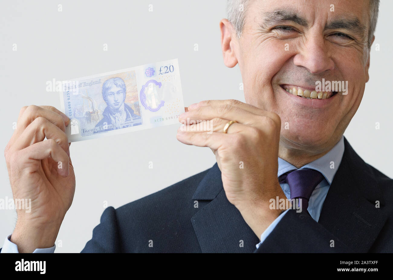 Governor of the Bank of England, Mark Carney, unveils the full design ...