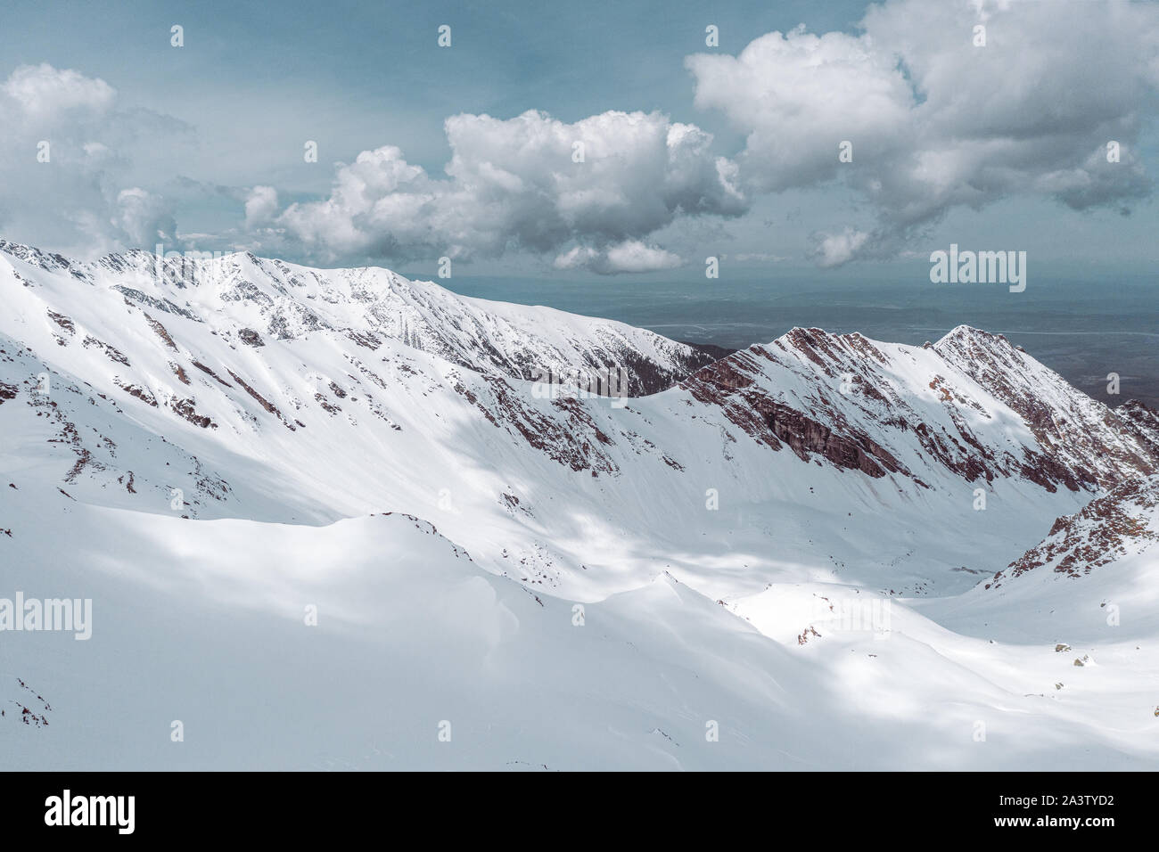 Aerial avalanche hi-res stock photography and images - Alamy