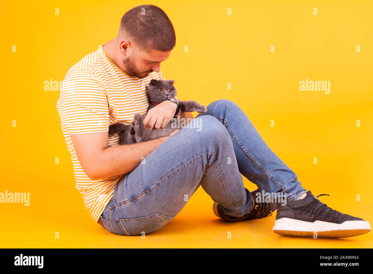 Cattery man hi-res stock photography and images - Alamy
