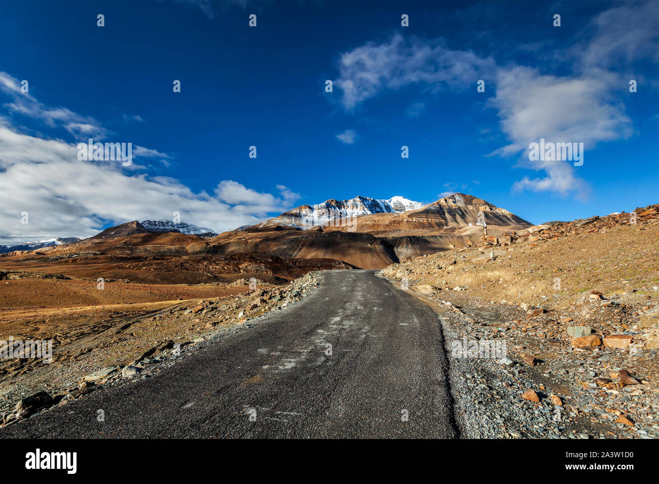 Leh manali highway india hi-res stock photography and images - Alamy