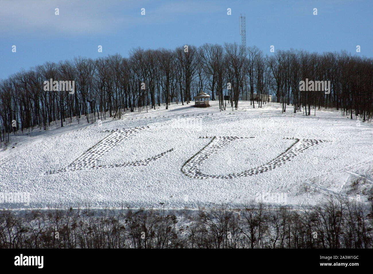 L monogram logo hi-res stock photography and images - Alamy