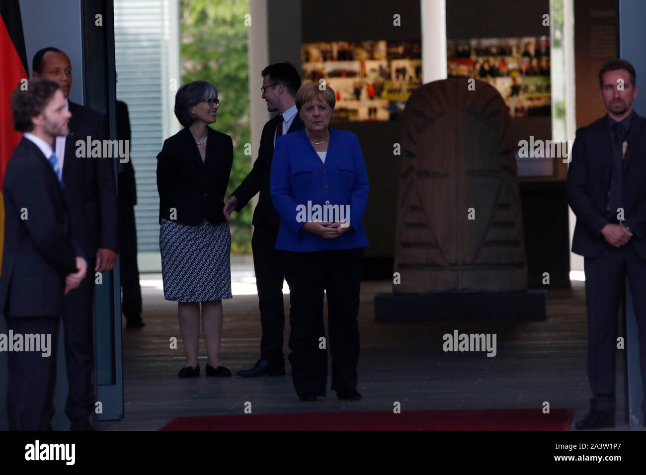 Angela merkel raute hi-res stock photography and images - Alamy