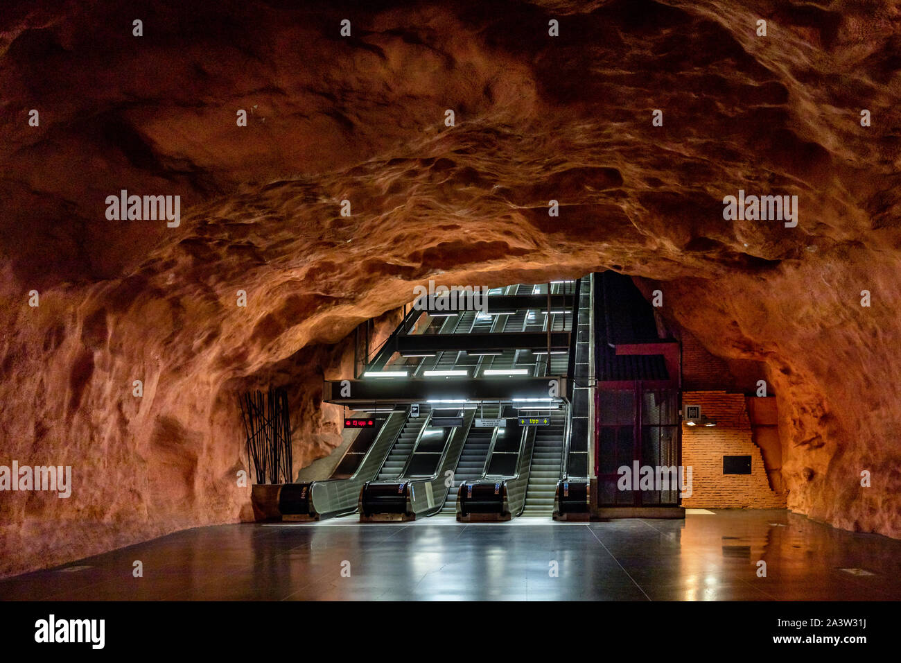 Rådhuset metro station is on the blue line of the Stockholm metro ...