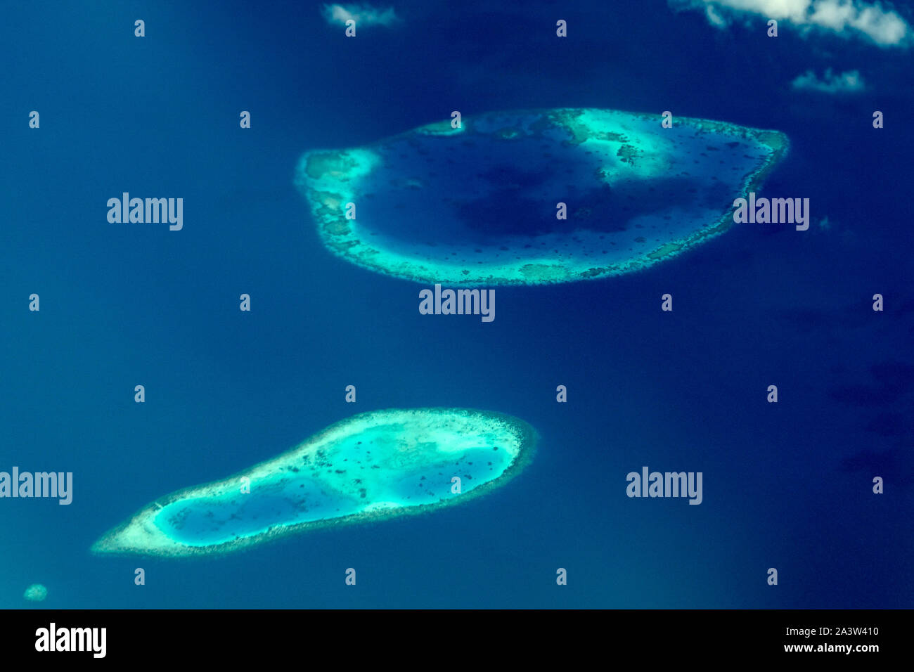 maldives aerial panorama blue water reef Stock Photo - Alamy