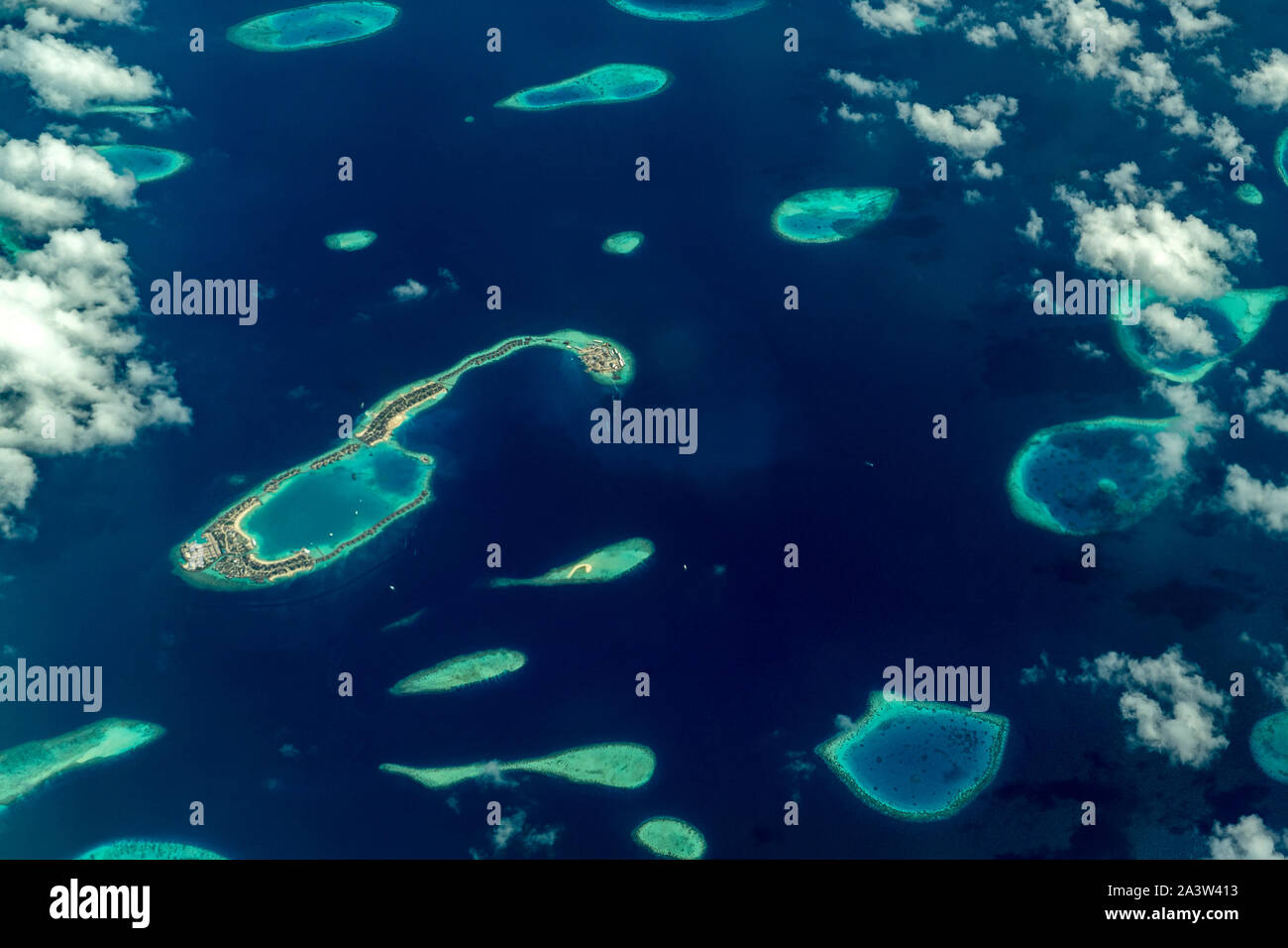 maldives aerial panorama blue water reef Stock Photo - Alamy