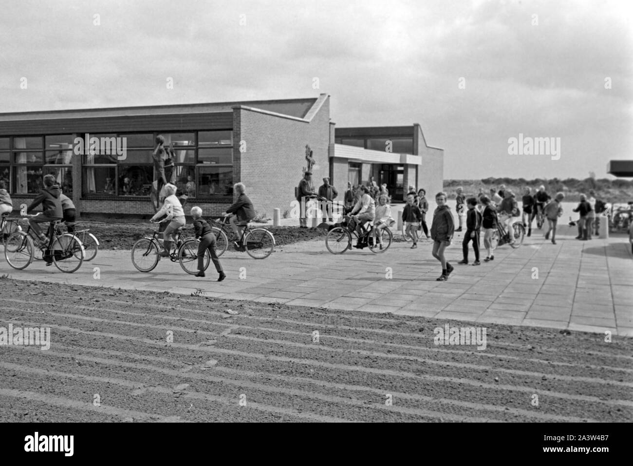 Lernen nach dem unterricht Black and White Stock Photos & Images - Alamy