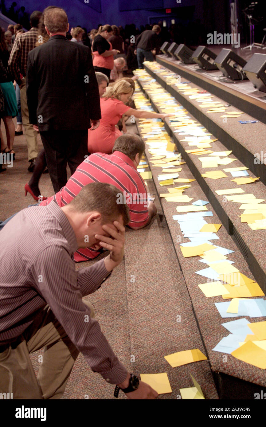 People praying church south hi-res stock photography and images - Alamy