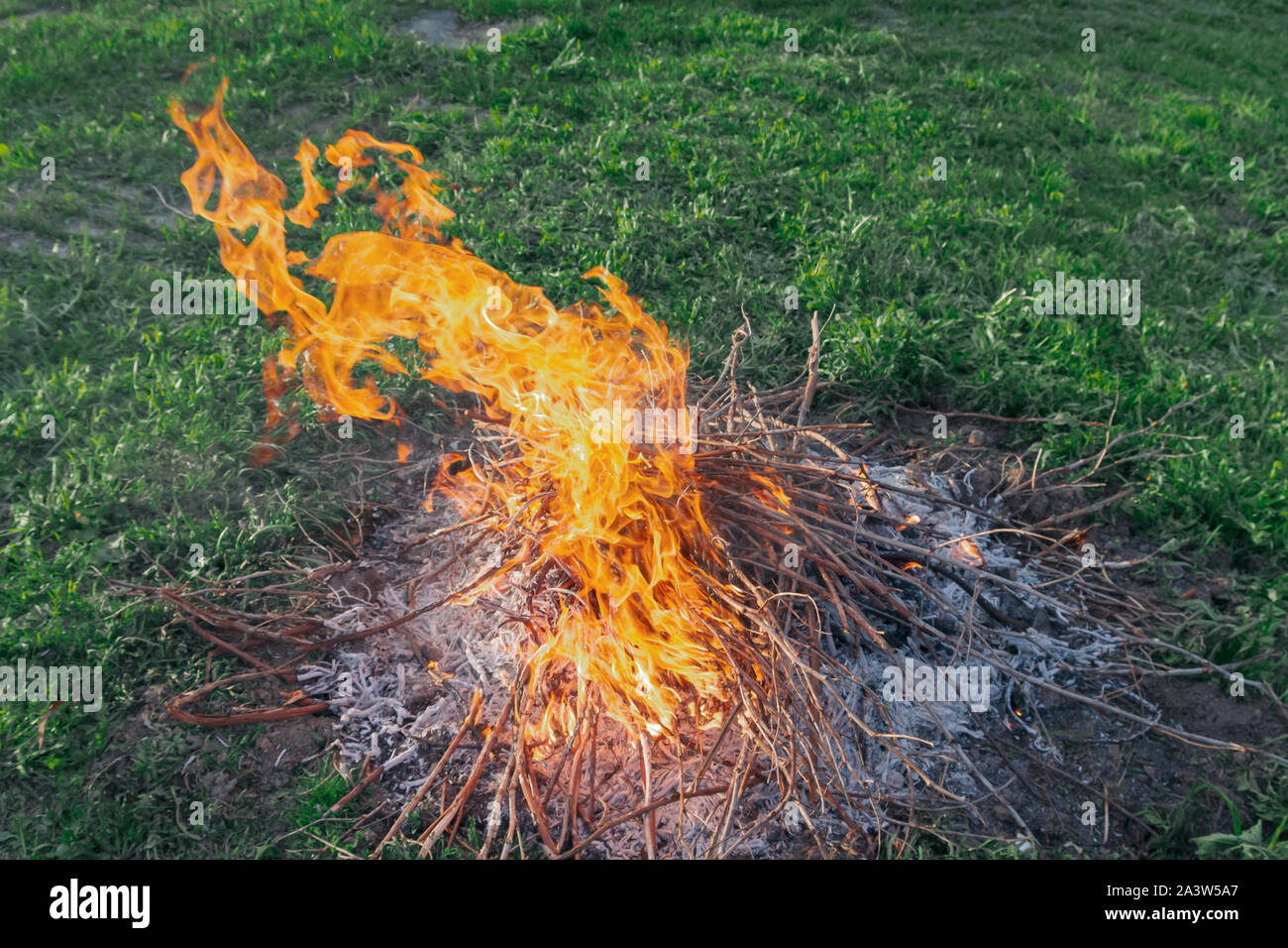 Bonfire on the road hi-res stock photography and images - Alamy