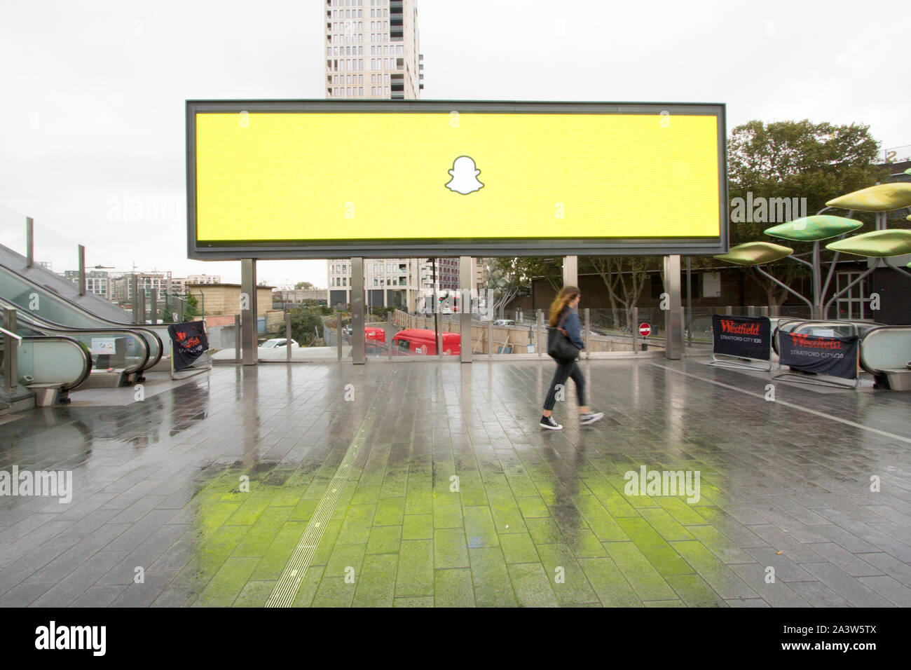 Snap, Snapchat logo on electronic advertising screen, London, UK Stock ...