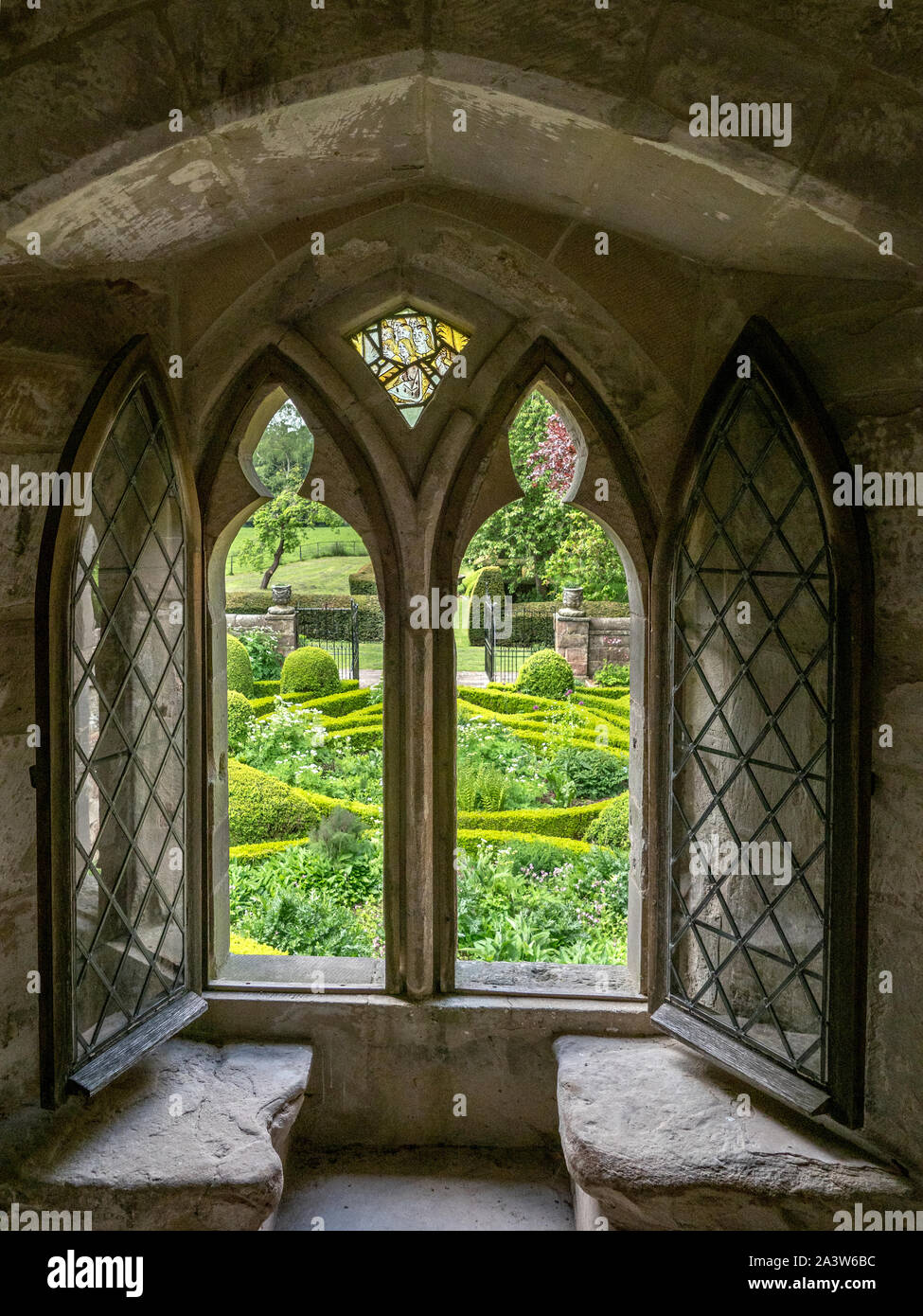 Gothic arches arched windows hi-res stock photography and images - Alamy