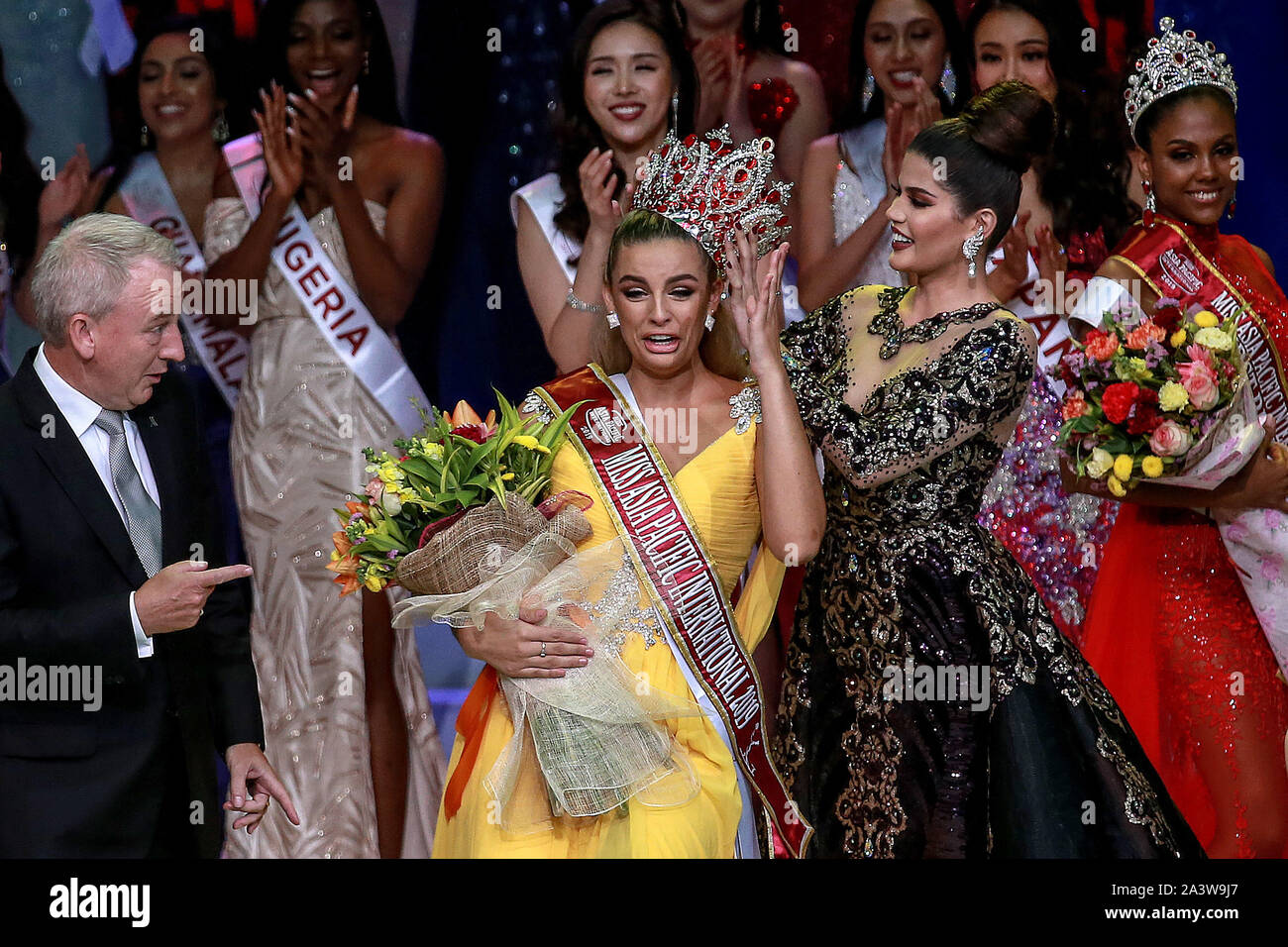 Miss asia pacific hi-res stock photography and images - Alamy