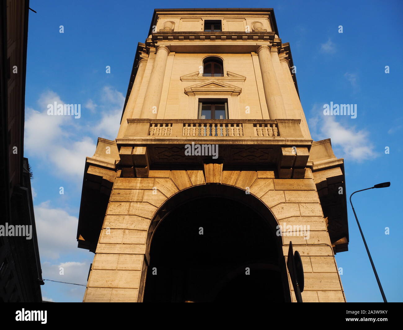 Building in Largo Raffaele Mattioli, Milan, Italy Stock Photo - Alamy