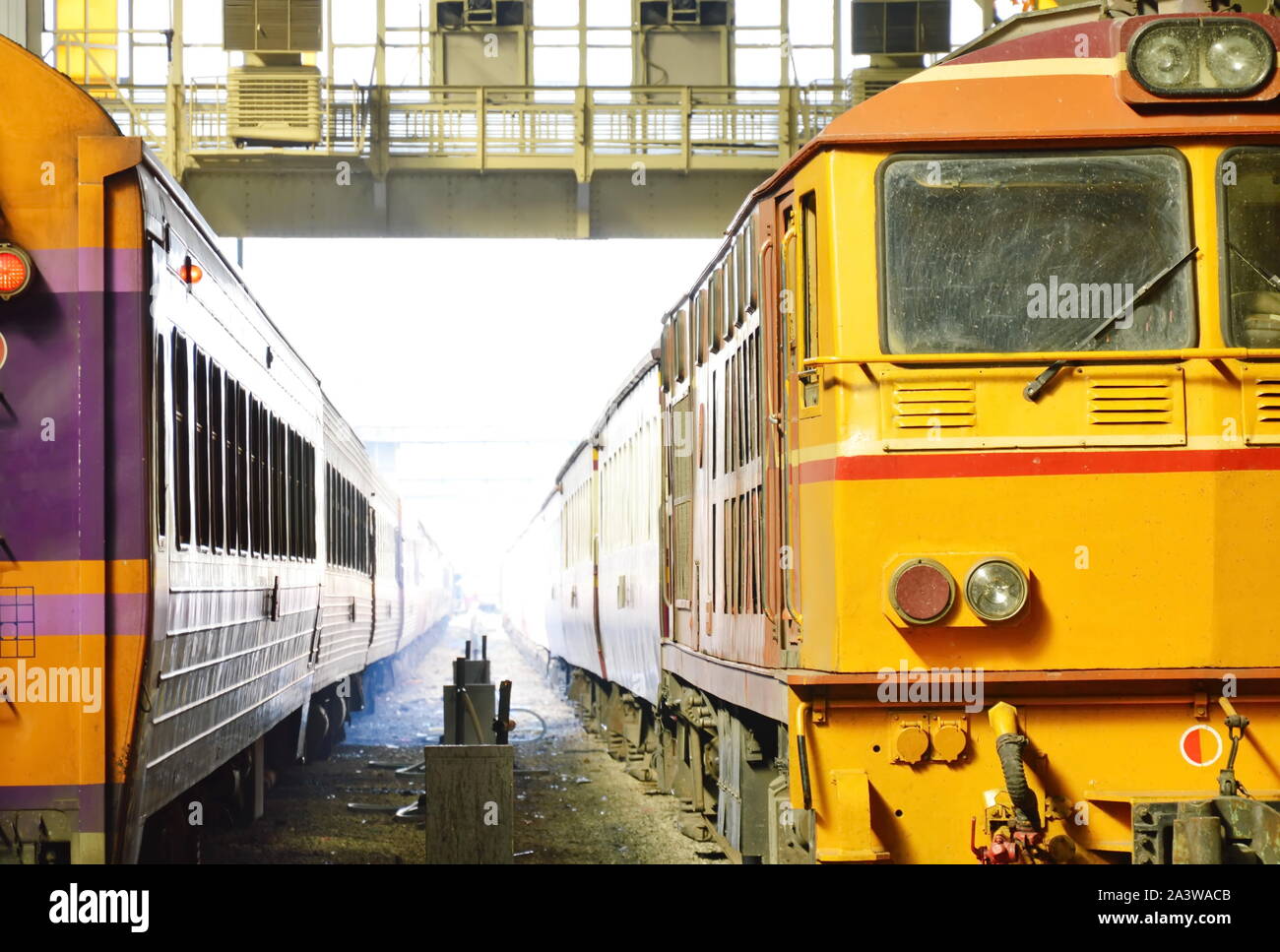 train parking in station platform Stock Photo - Alamy