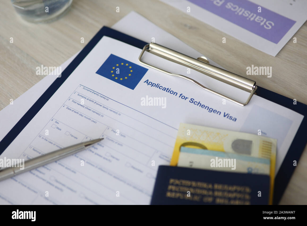 Folder with important papers Stock Photo - Alamy