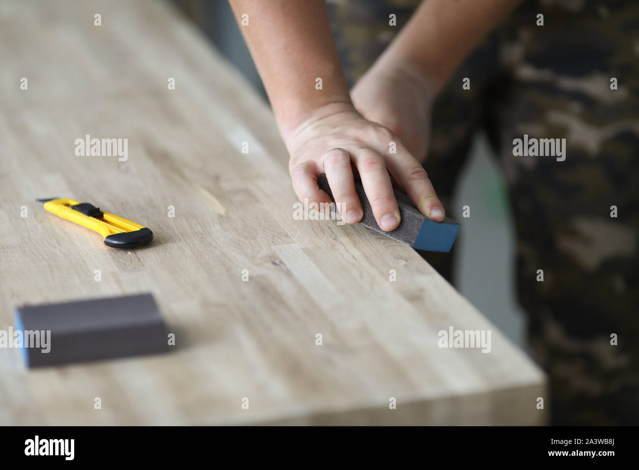 Woodworker making table hi-res stock photography and images - Alamy