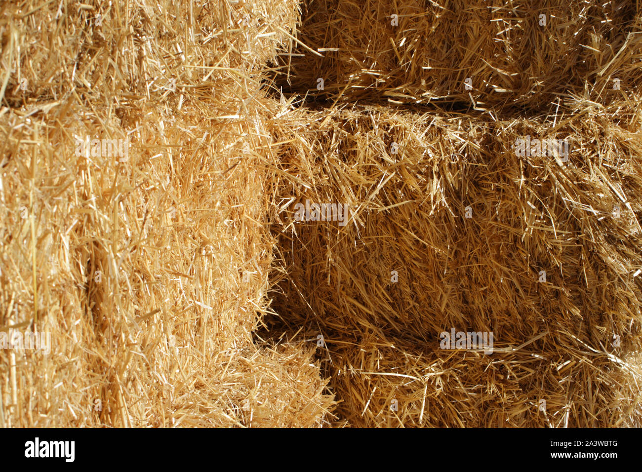 Straw pellets hi-res stock photography and images - Alamy