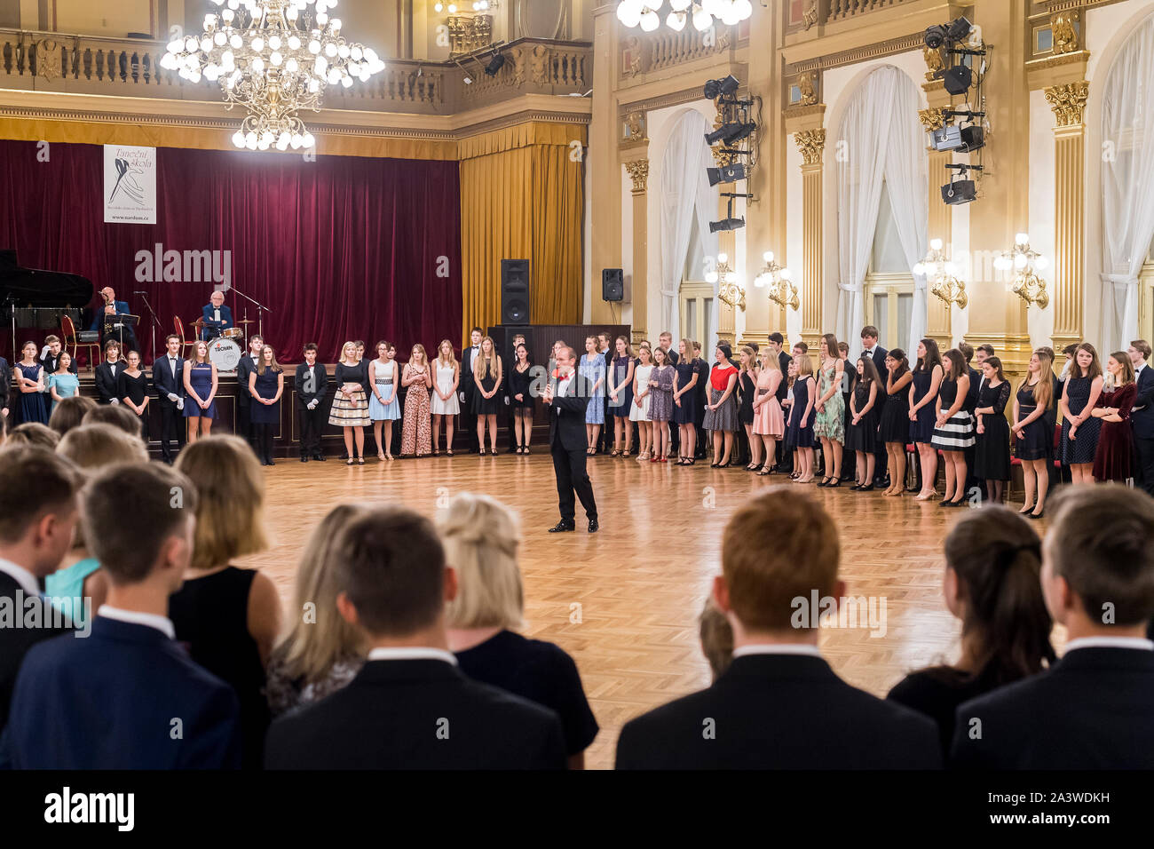 Learn to dance hi-res stock photography and images - Alamy