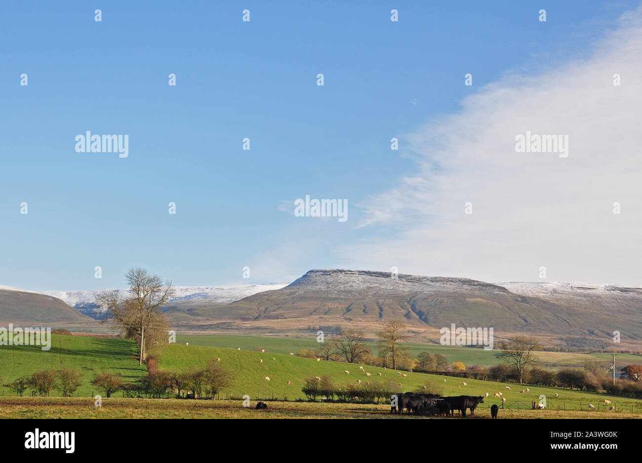 Light snow pennines hi-res stock photography and images - Alamy