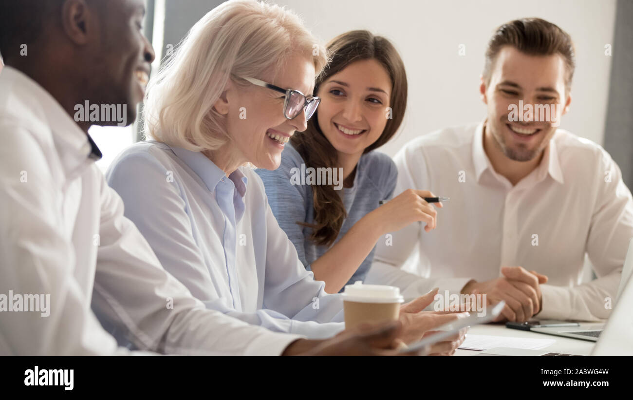 Staff working together hi-res stock photography and images - Alamy