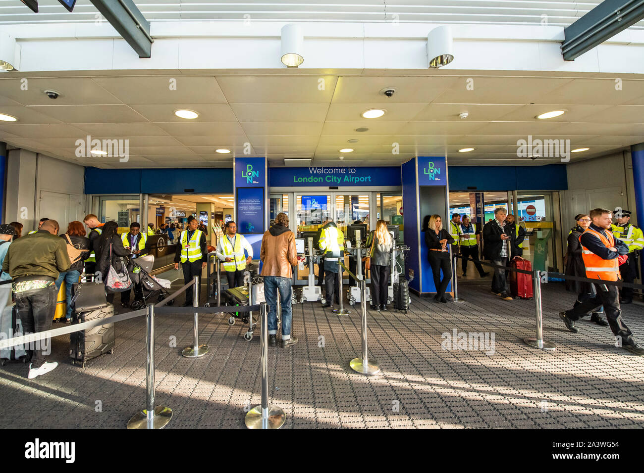 Access roads blocked hi-res stock photography and images - Alamy