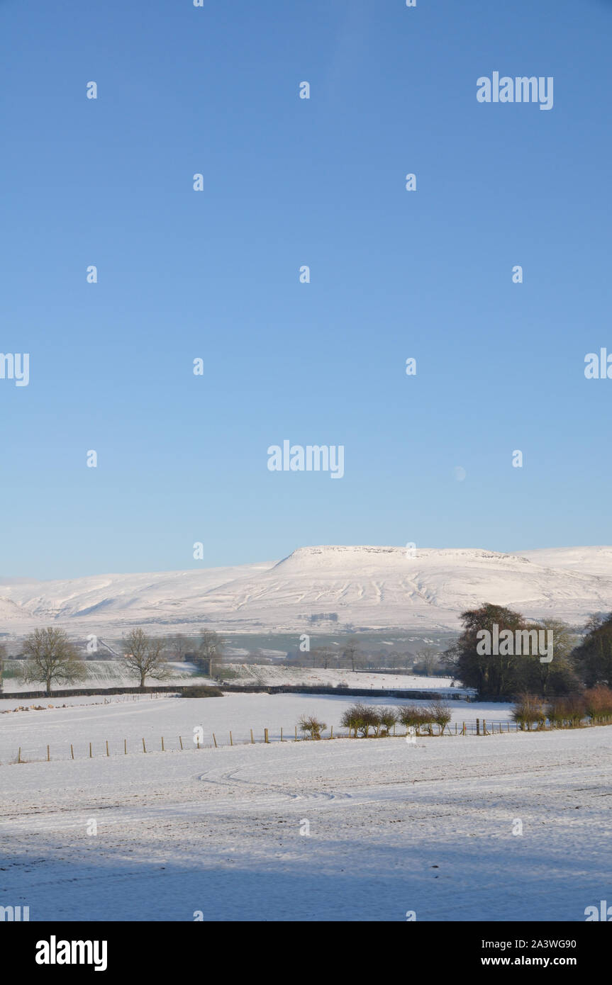 Roman fell the pennines hi-res stock photography and images - Alamy
