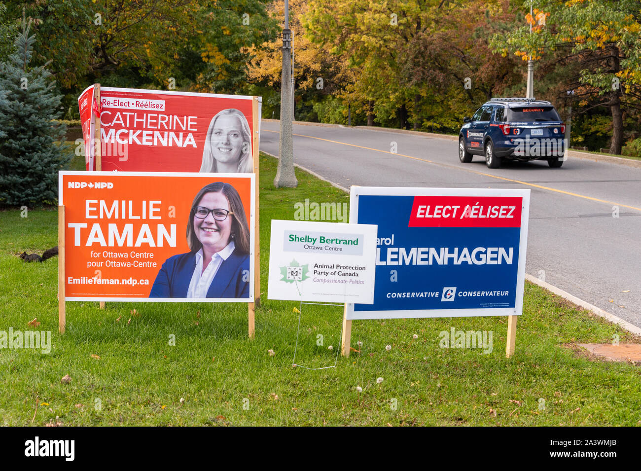 Conservative 2019 election poster hi-res stock photography and images ...