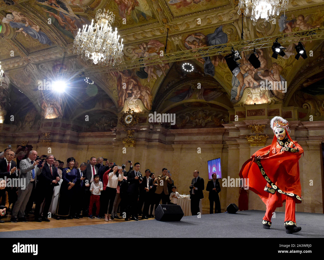 Face Changing Performance High Resolution Stock Photography and Images ...