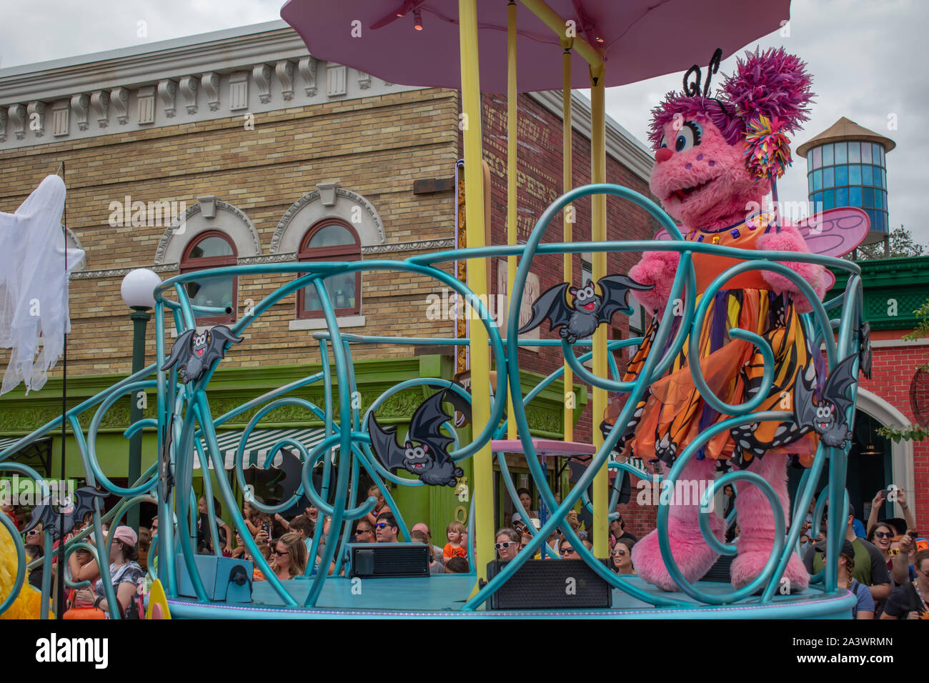 Sesame street parade seaworld hi-res stock photography and images - Alamy